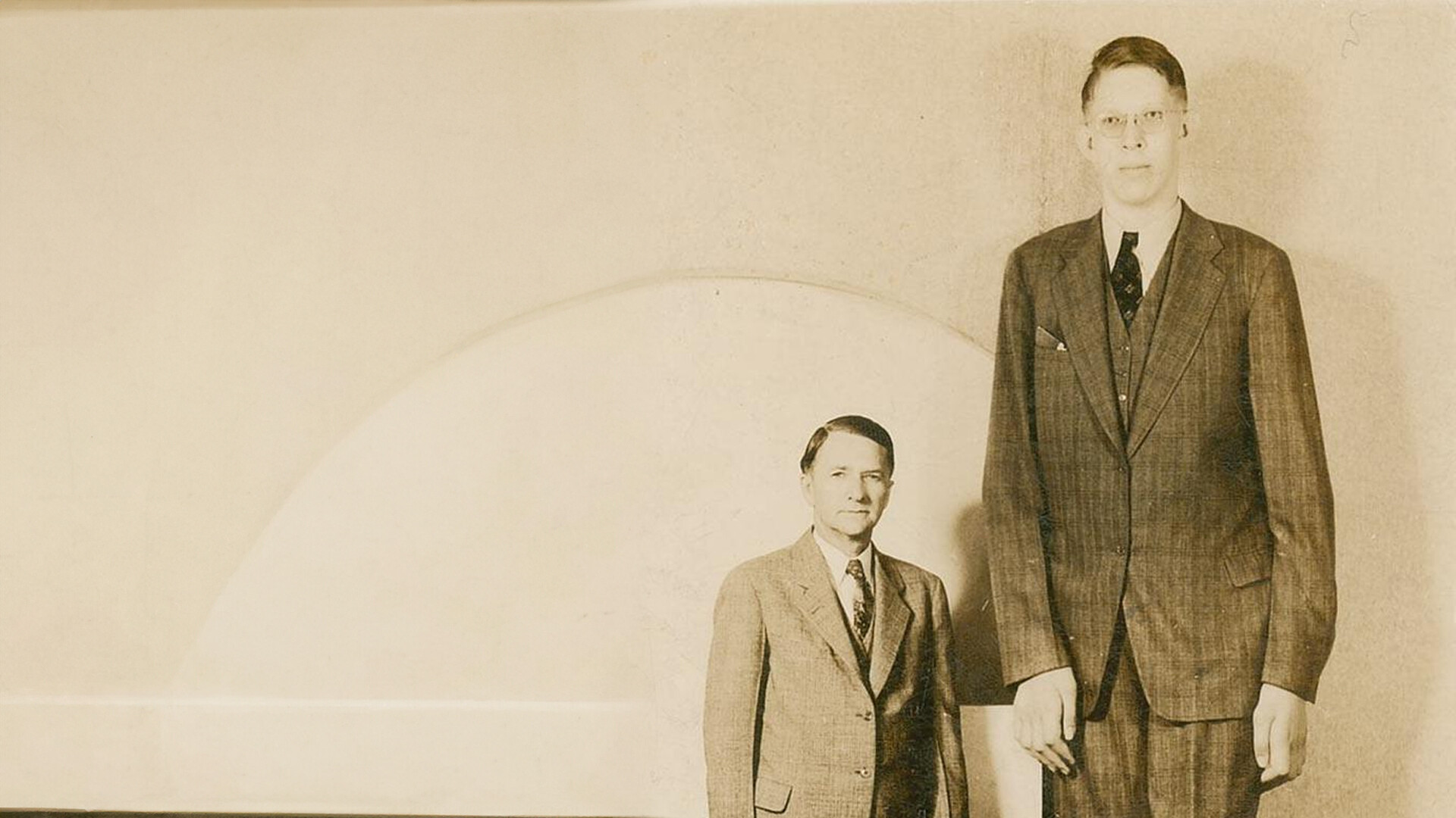 How Does Someone Grow To Become 8 Feet Tall StoryMD